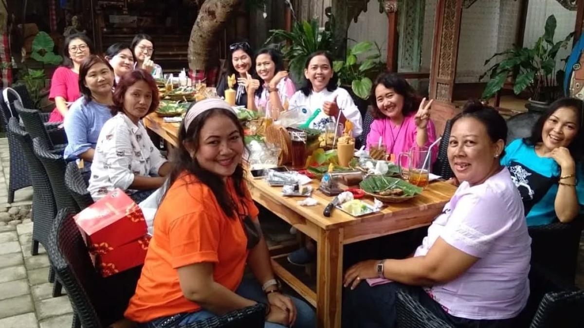 5 Angkringan di Solo untuk Makan Malam, Wedangan Populer Favorit ...