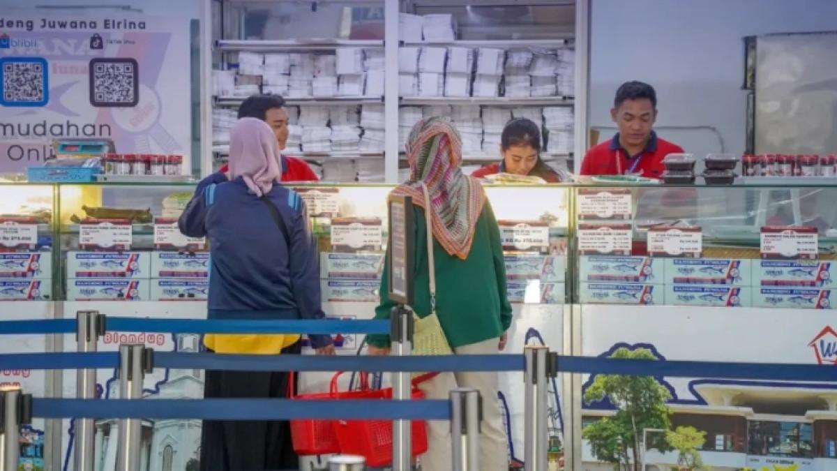 5 Tempat Beli Oleh-oleh Lengkap di Semarang, Moaci hingga Lunpia ...