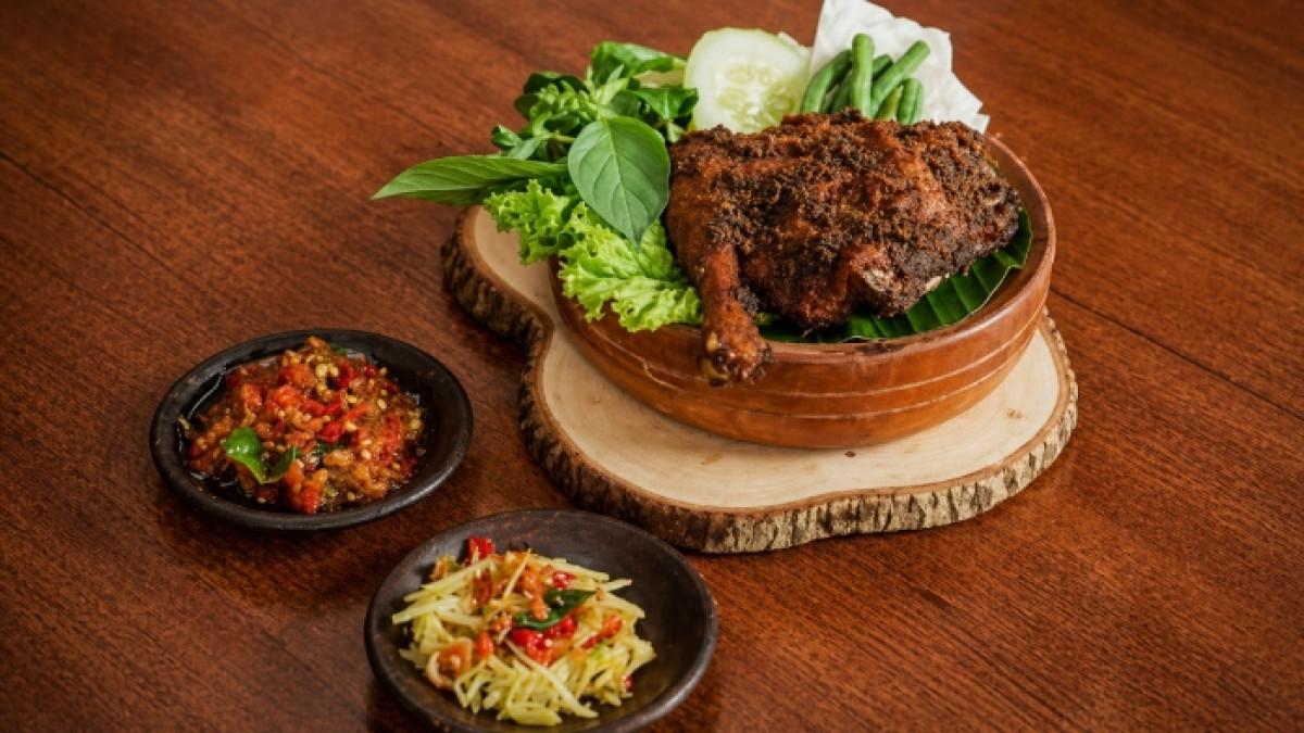 5 Bebek Bumbu Hitam Khas Madura di Solo untuk Makan Malam Enak - Tribun ...