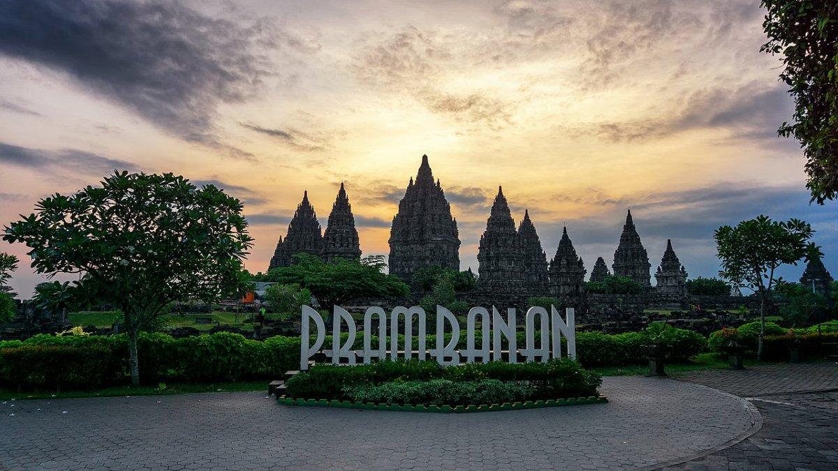 Cara ke Candi Prambanan dari Stasiun Tugu Jogja, Cek Tiket Masuk Mei ...