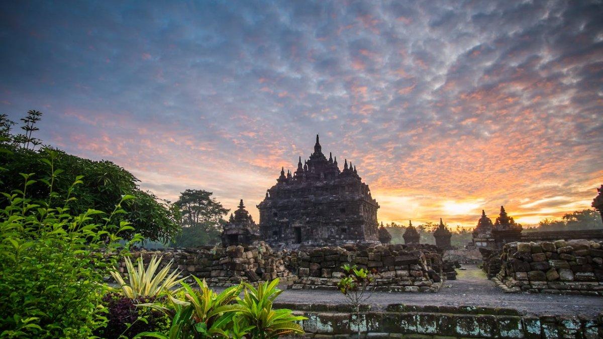 Harga Tiket Masuk Candi Prambanan April 2026 Termasuk Link Pesan Online ...