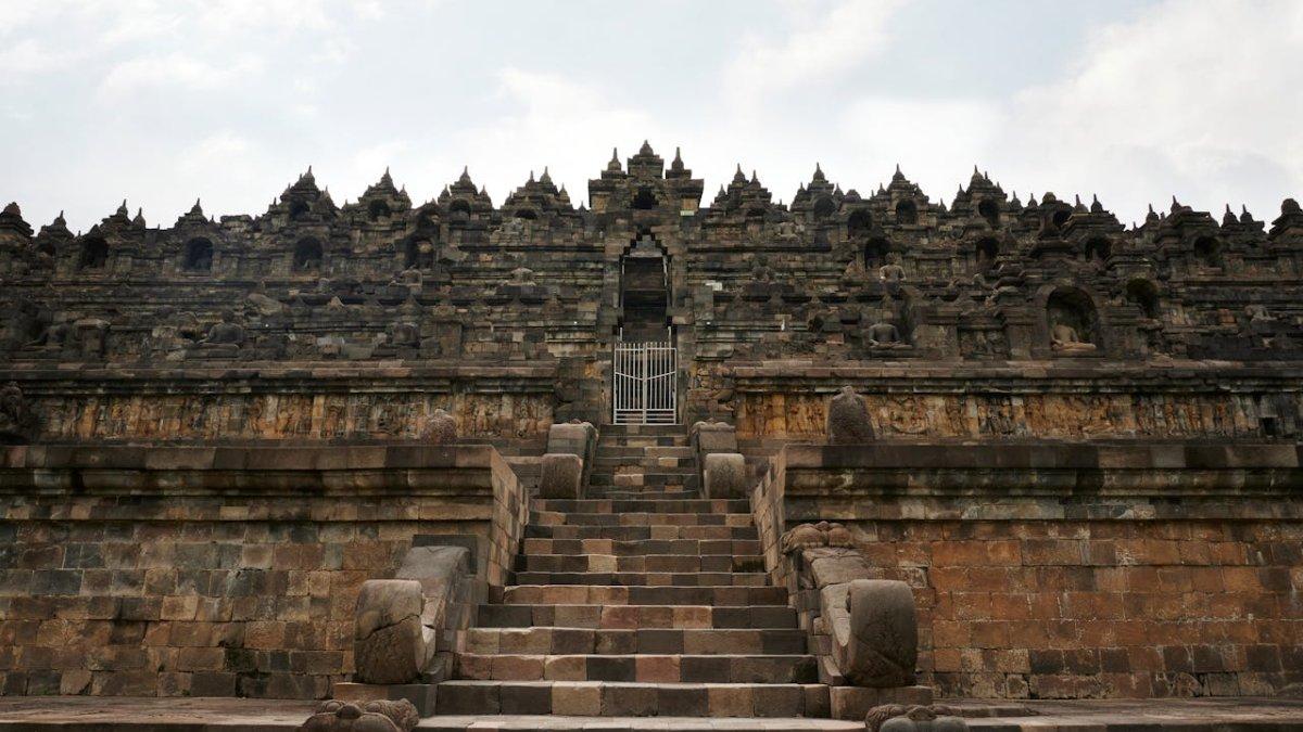 Tiket Masuk Candi Borobudur April 2026, Cek Harga Terbaru & Cara Naik ...