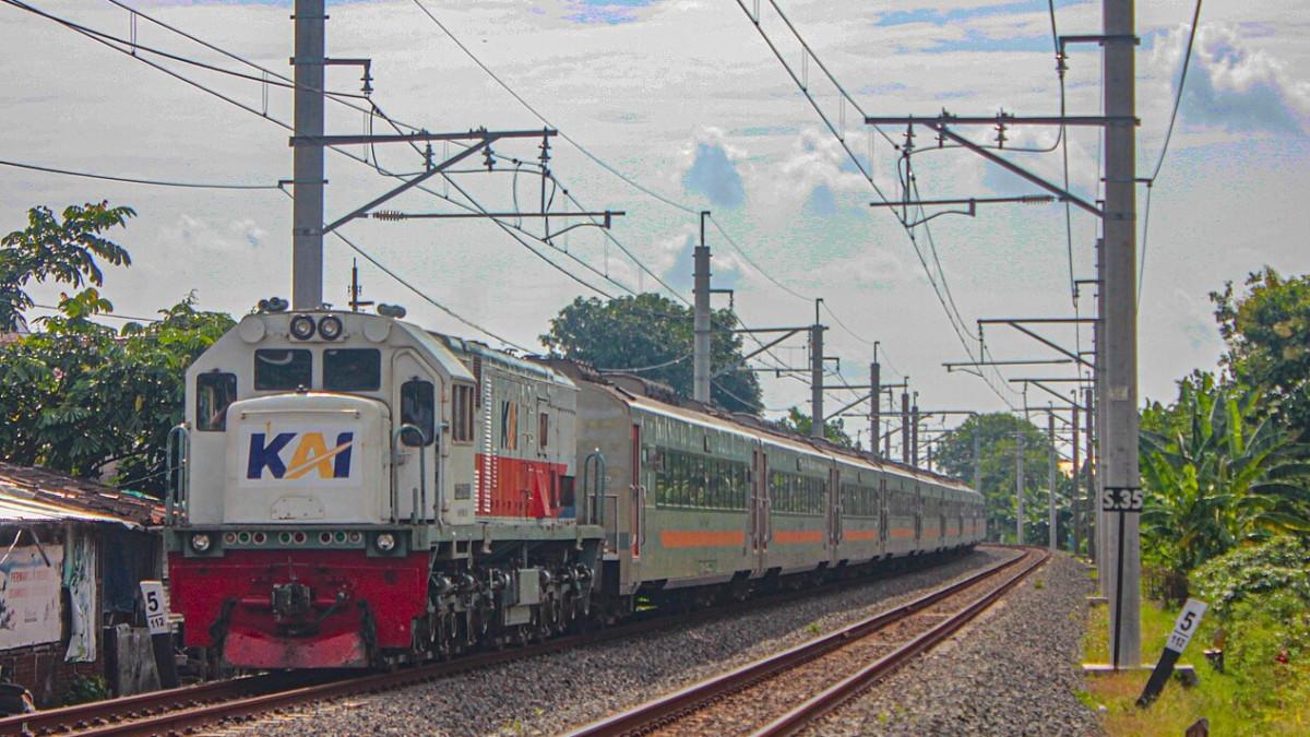 Jadwal KA Fajar Utama Solo Rute Jakarta-Solo 2026 PP untuk Libur ...