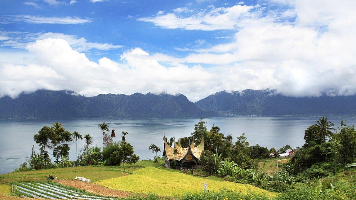 Menikmati Pesona Danau Maninjau di Kecamatan Tanjung Raya, Agam ...