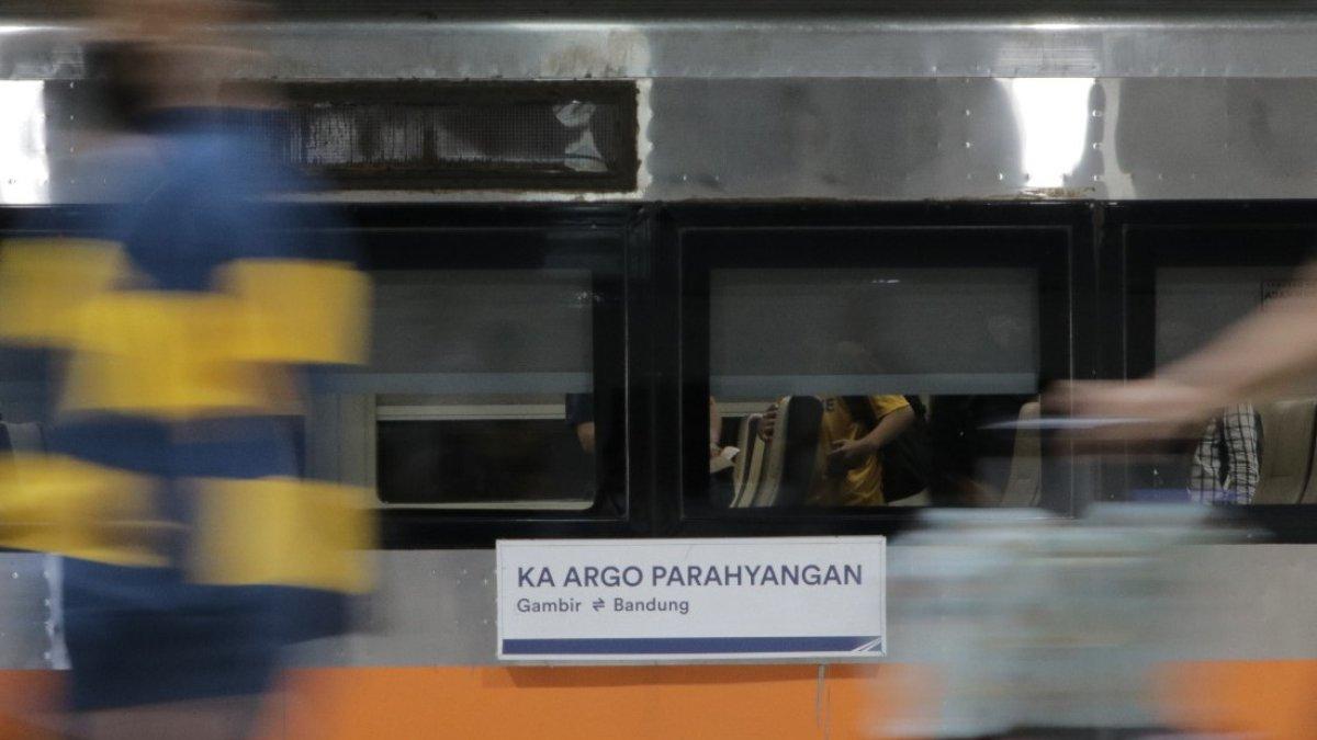 Jadwal Kereta Api Stasiun Jakarta Pasar Senen-Pekalongan Buat Arus ...