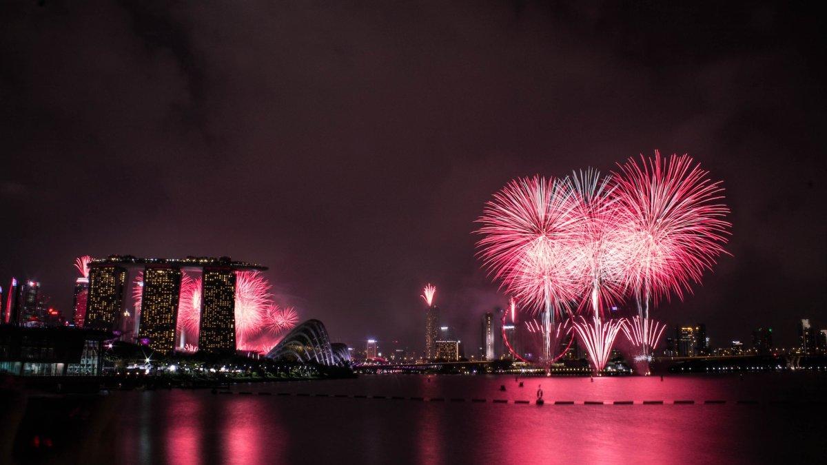 10 Tempat Terbaik untuk Menonton Kembang Api Tahun Baru di Singapura ...