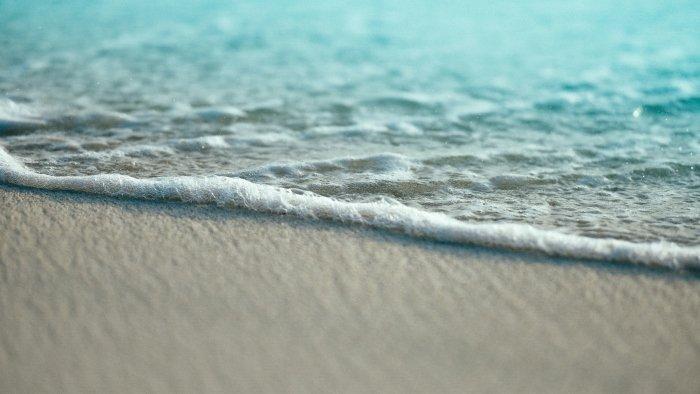 Serunya Berlibur di Pantai Batumianak, Wisata Favorit Warga Mamuju ...