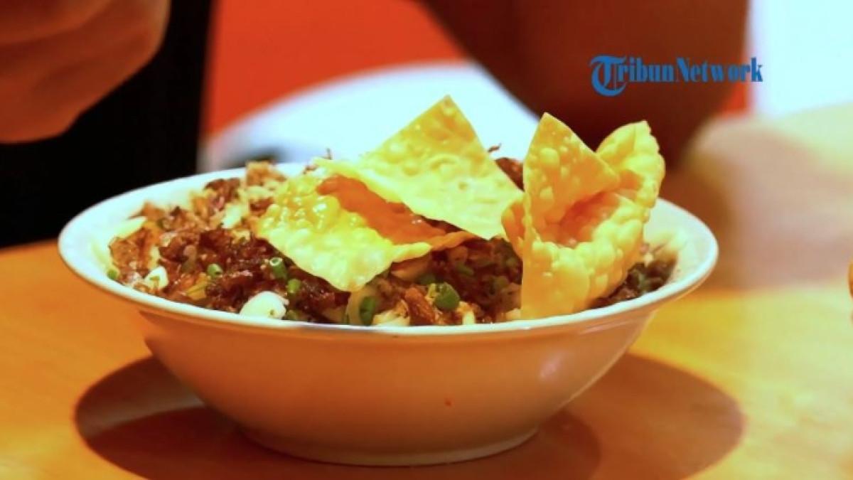 Itinerary Makan Siang Mie Apong Sampurna, Kuliner Legendaris di Jember ...