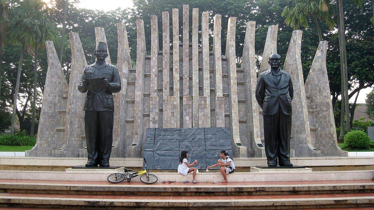 Jelajah Bekas Rumah Ir Soekarno di Monumen Proklamasi, Pegangsaan ...