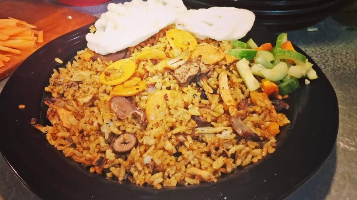 5 Nasi Goreng di Bandung yang Terkenal Enak, Traveler Wajib Coba ...