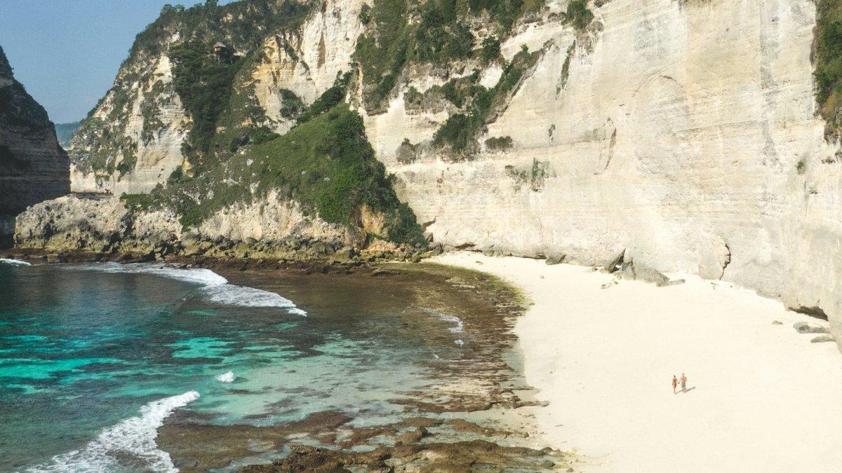 Harga Tiket Masuk Diamond Beach Nusa Penida Bali 2024 Buat Liburan ...