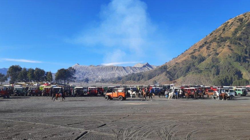 Harga Sewa Mobil Jeep Wisata Bromo Pasuruan 2025: Diminati Turis Lokal ...