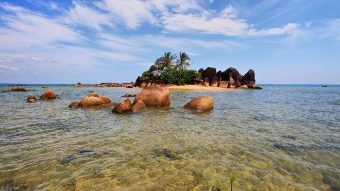 Pantai Temajuk di Paloh, Sambas Kalimantan Barat: Surga Tersembunyi ...