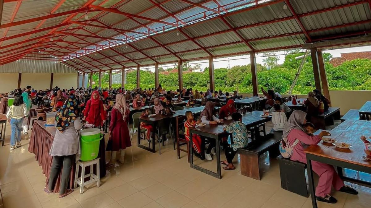 5 Makan Siang Dekat Candi Prambanan 2026, Ada yang View Candi Langsung ...