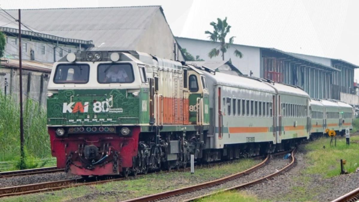 Jadwal KAI Commuter Line SupasPro Surabaya-Probolinggo PP, Tiket Rp 8. ...