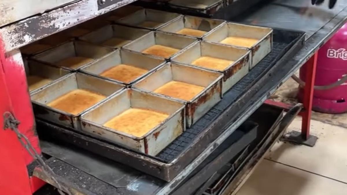 Itinerary Melihat Produksi Roti Widoro di Sukoharjo yang Tradisional ...