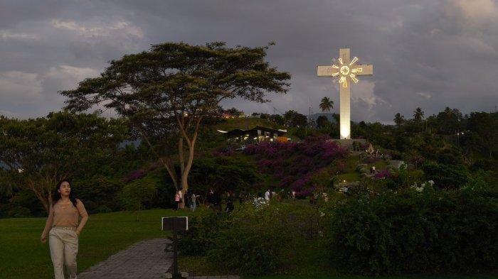 Menikmati Sunset di Taman Doa Bukit Berbunga Warembungan, Pineleng ...