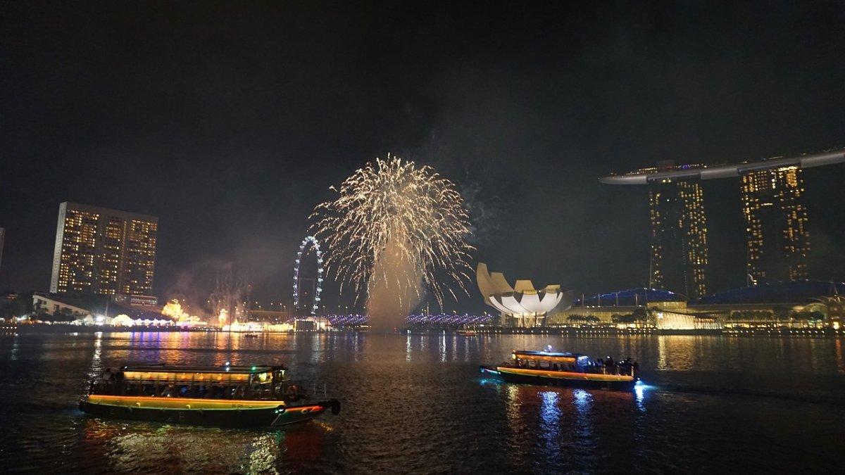 10 Tempat Terbaik Nonton Kembang Api di Singapura, Termasuk Lokasi yang ...