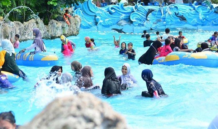 Bisa Renang Malam Hari, Cek Harga Tiket Masuk Wonderland Adventure ...