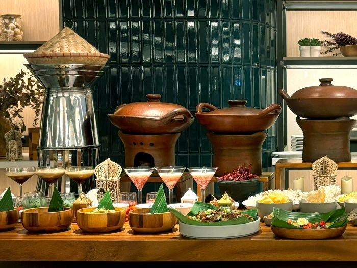 Berbuka Penuh Cita Rasa di Yin & Yum All Day Dining - VIVERE Hotel ...
